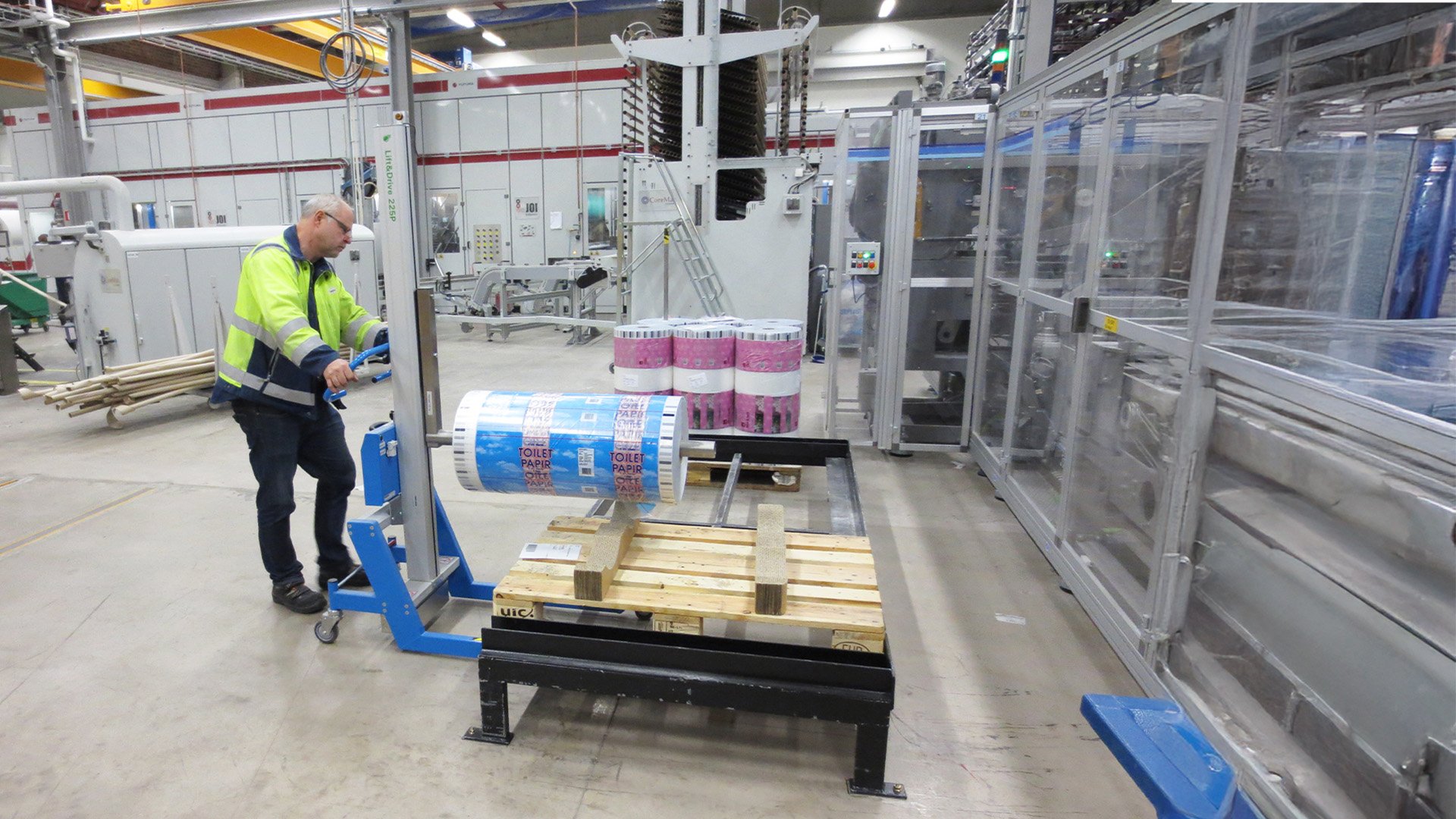 Roll Handling - mobile equipment to lift and manipulate heavy rolls. | RonI